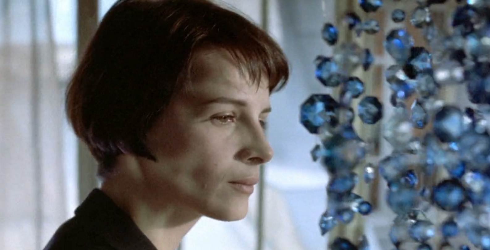 Three Colors: Blue (1993) – Story / Telling
